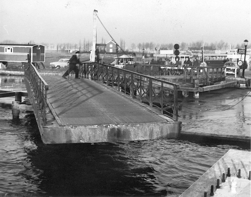 Als de brug kon spreken – Sloterbrug, navelstreng tussen twee werelden ...
