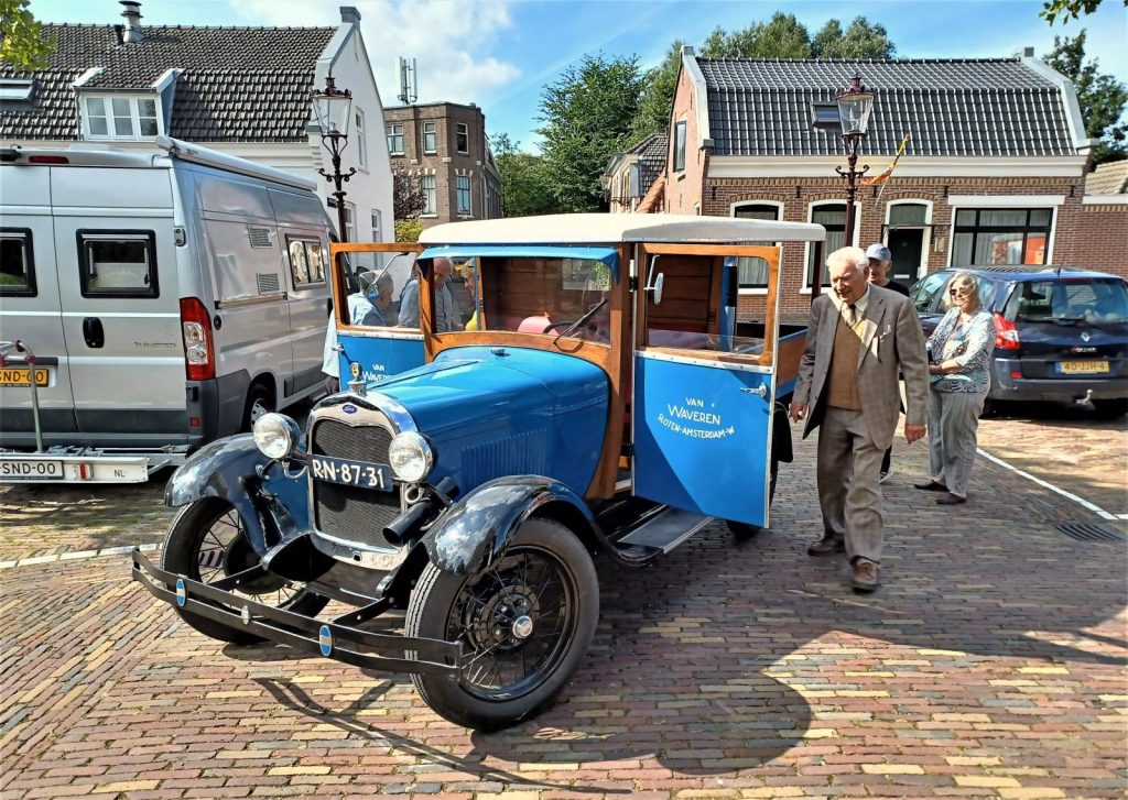 Uniek Slotens rijdend erfgoed (1929) van Van Waveren Transport – Sloten ...